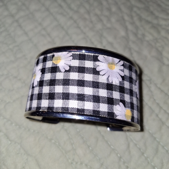 Source Unknown | Jewelry | Daisy Flower Cuff | Poshmark